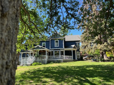 Bluebird Inn - Discover Siskiyou